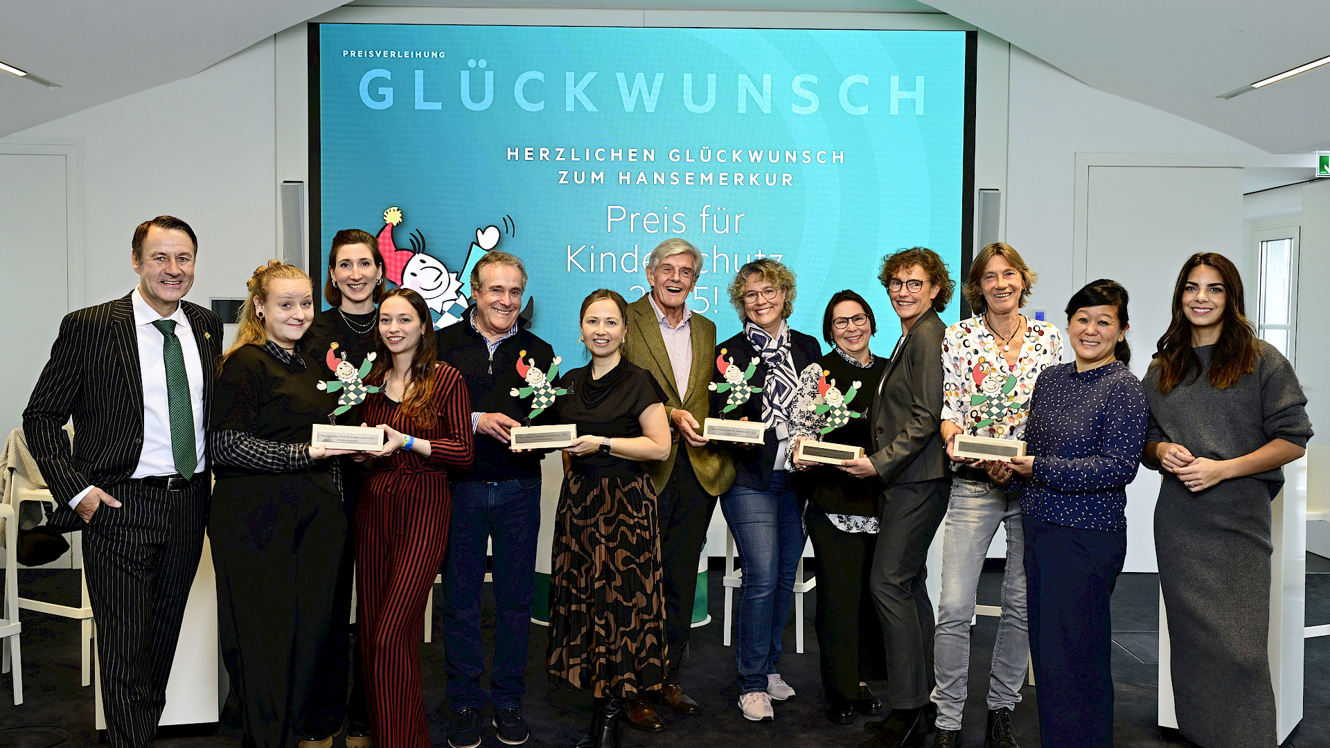 Auszeichnung für engagierten Einsatz: HanseMerkur würdigt fünf ...